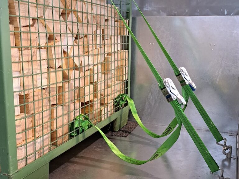 Kraftschlüssige Ladungssicherung - FAIRFIX GmbH